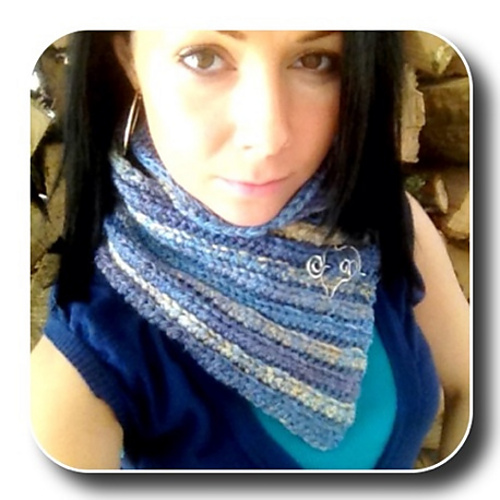 Ravelry: Reversible Ribbed Scarf pattern by Expression Fiber Arts