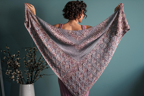 Ravelry: Rhombus Cross pattern by Wardah Mhd