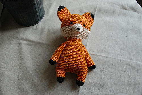 Ravelry: Fergus the fiery fox pattern by La Fabrique des songes