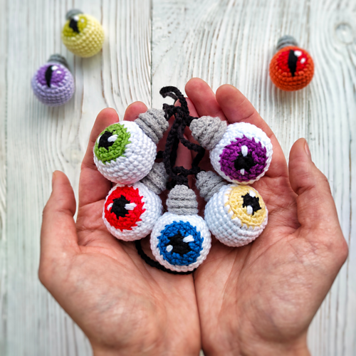 Ravelry: Eyeball garland pattern by Svitlana Hurova