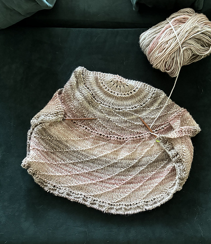 Ravelry: Dr. Knots Swirly Half Pi Shawl pattern by Vanessa Gonzalez-Perez