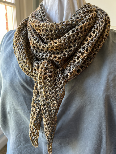 Ravelry: Riffle Mini Neck Scarf pattern by Carmen Heffernan