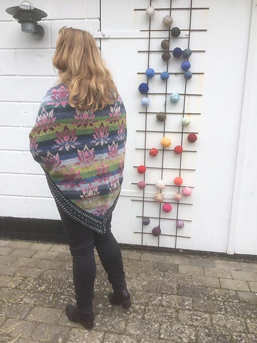 Ravelry: Waterlilly Shawl pattern by Berit Hansen