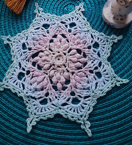 Ravelry: Snow flower pattern by Fereshte Tarband