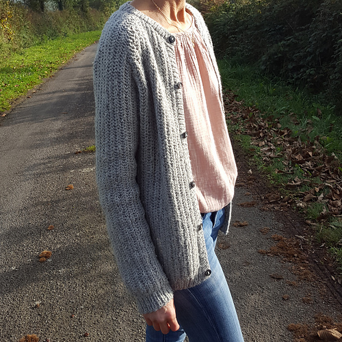 Ravelry: Cardigan Gabor pattern by HerbePlusVerte