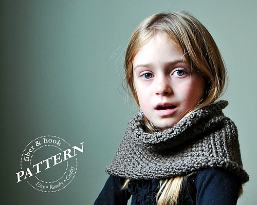 Ravelry: Ribbed-Edge Cowl pattern by Sarah Rowley
