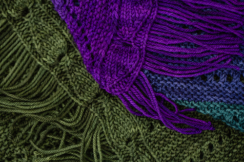 Ravelry: Fringe Me pattern by Laura Patterson