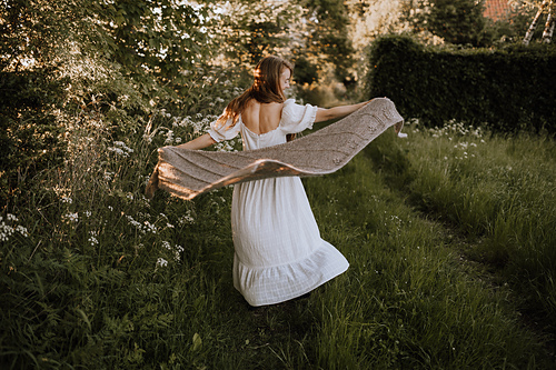 Ravelry: Gro Shawl pattern by Fiber Tales