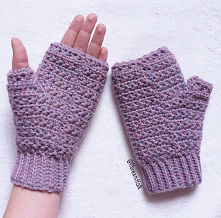 Ravelry: Mitaines Violette Fingerless Mittens pattern by Fibre and Folk