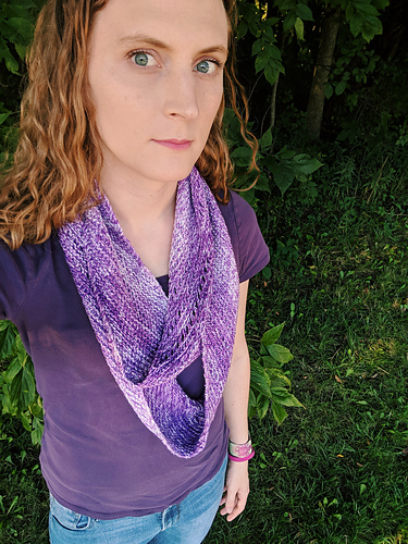 Ravelry: Angled Infinity Scarf pattern by Ashleigh Annereau