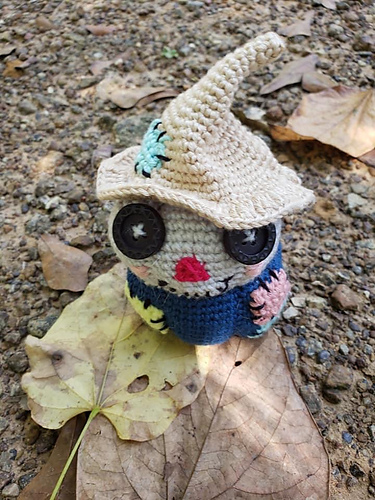 Ravelry: Scarecrow Pumpkins pattern by Rebecca Lapinsky