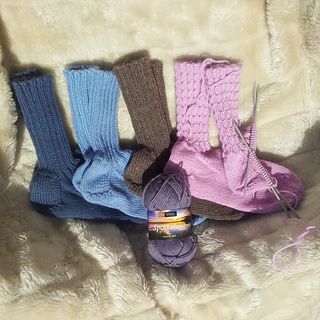 Ravelry: Finnskoghuldra's 4 par raggsokker