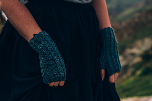 Ravelry: Pembroke Bay Mitts pattern by Fiona Alice