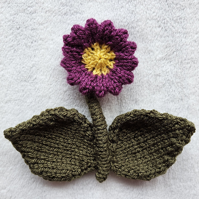 Ravelry: Knitted Flowers pattern by Fitting in Knitting