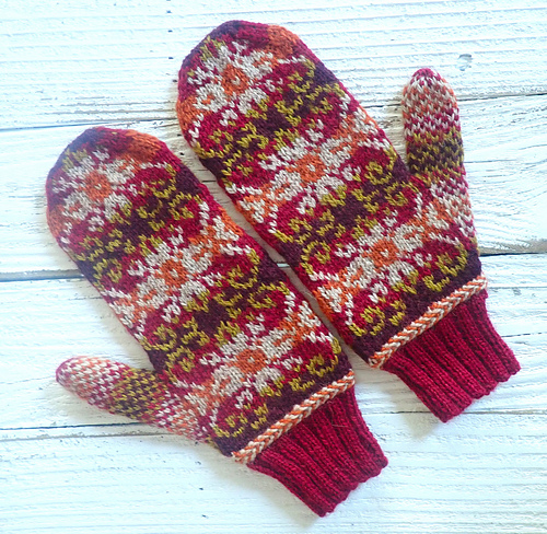 Ravelry: Bella Bella Mittens pattern by Traci Scott
