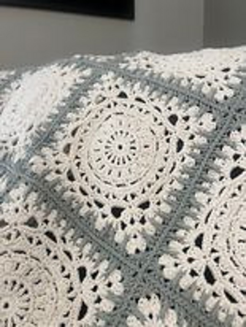 Ravelry: Frosted Panes Throw pattern by Stephanie Cragg
