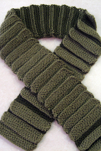 Ravelry: Flapper pattern by Lynne Barr