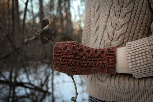 Ravelry: Cozy Season Mitts pattern by Fox & Folk
