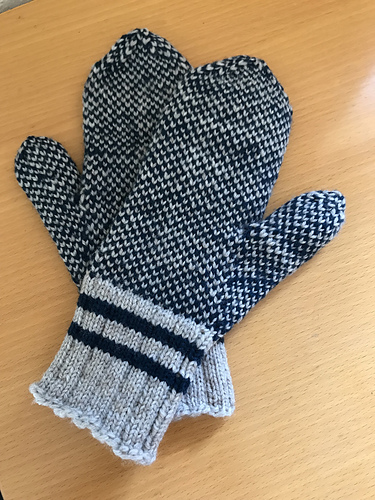 Ravelry: Salt and Pepper Mittens pattern by Robin Hansen