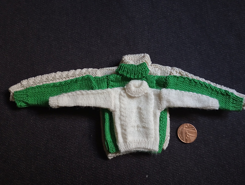 Ravelry: 1:6th scale Celyn Jumpers pattern by Frances Powell