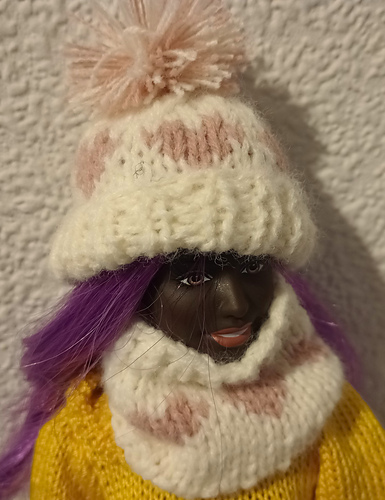 Ravelry: 1:6th scale Eifiona set pattern by Frances Powell