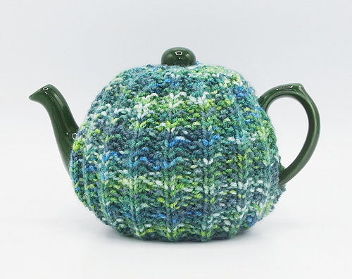 Ravelry: Mistake Rib Tea Cosy (DK) pattern by Frankie Brown