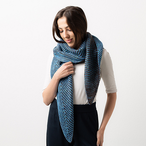 Ravelry: Twisted Trapeze Wrap pattern by Pascuali Collezioni