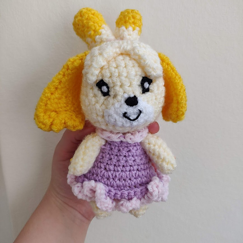 Ravelry: Isabelle from Animal Crossing pattern by Freya Lillie Crafts
