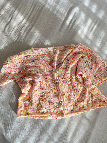 Ravelry: Boxy V-Neck pattern by Friday Knits