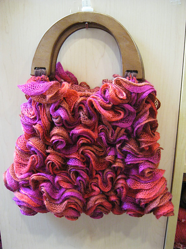 Ravelry: Evening in Paris Purse pattern by Kelly Mac