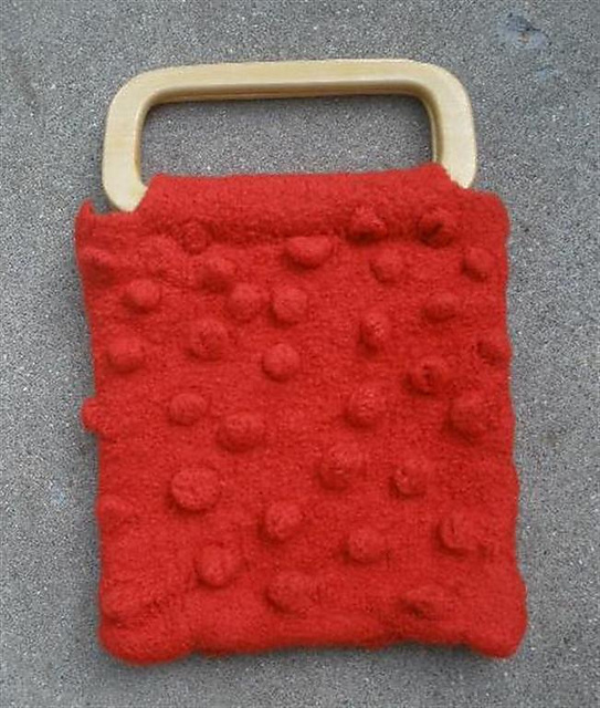 Ravelry: Felted Bumpy Bag pattern by Kelly Mac