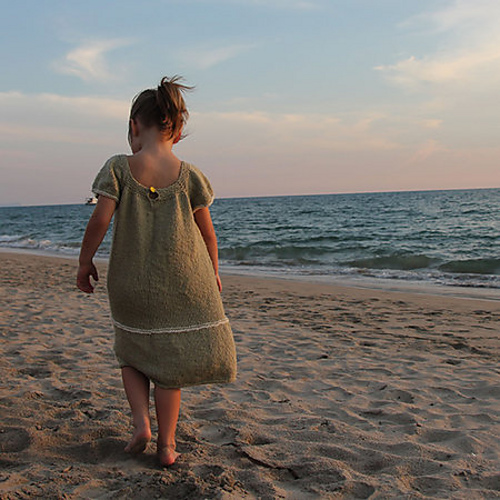 Ravelry: Beach Dress / Strandkjole pattern by Anna Enge