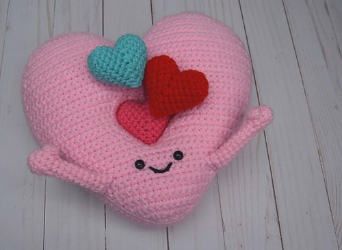 Ravelry: Nesting Hearts pattern by Brenna Eaves