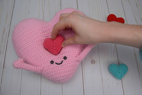 Ravelry: Nesting Hearts pattern by Brenna Eaves