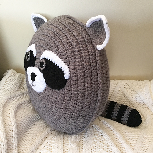 Ravelry: Raccoon Pillow pattern by Anne Alster