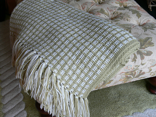 Ravelry: Demure pattern by Anne Halliday