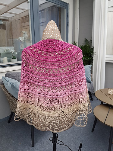 Ravelry: Carolen pattern by Helen Schulz & Carolina Karlsson