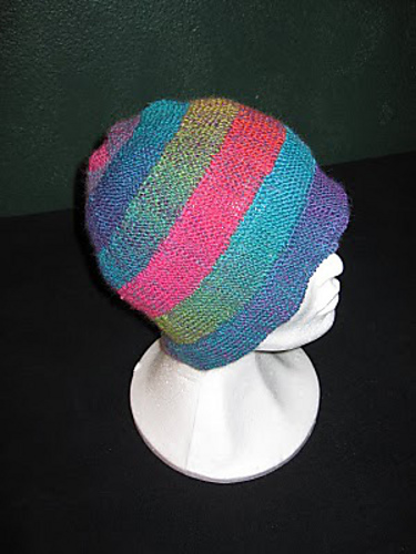 Ravelry: Spirallue på ti masker/ Ten stitch twister hat pattern by ...