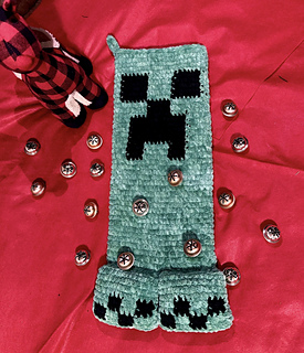 Ravelry: Minecraft Creeper Christmas Stocking pattern by GelGreen