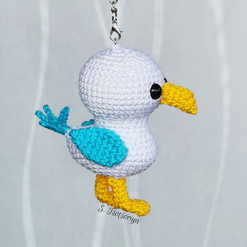 Ravelry: Baby Seagull Keychain pattern by Sandra Tsotsoriya