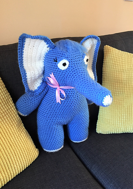 Ravelry: Chunky Elephant pattern by Teenie Crochets