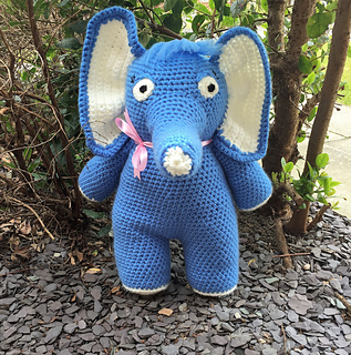 Ravelry: Chunky Elephant pattern by Teenie Crochets
