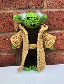 Ravelry: Star Wars Yoda pattern by Teenie Crochets