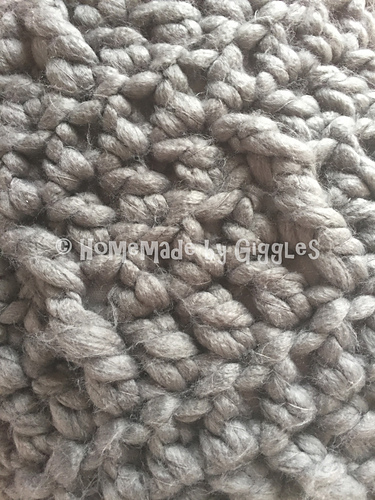 Ravelry: Super Bulky Textured Pillow pattern by Yarnworx Studio