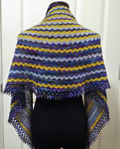 Ravelry: Catch The Wave Shawl pattern by Maria Do Souto