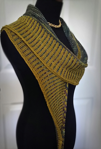 Ravelry: Ancient Textures Shawl pattern by Maria Do Souto