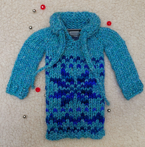 Ravelry: Phone Sweaters pattern by Maria Do Souto