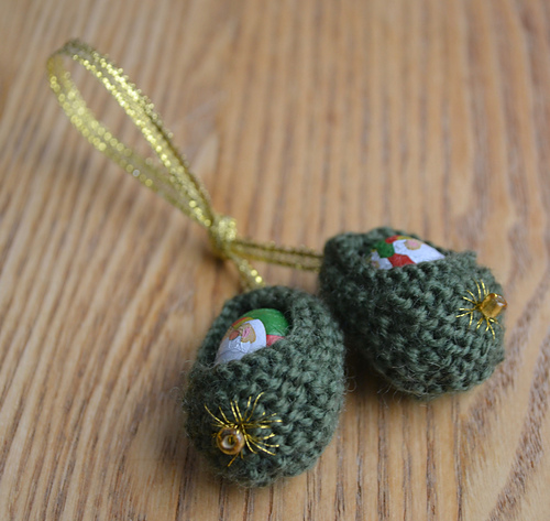 Ravelry: Tiny Elf Clog Decoration pattern by Ginny Sturdy