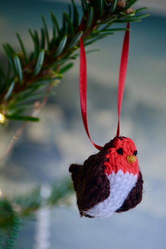 Ravelry: Little Christmas Robin pattern by Ginny Sturdy