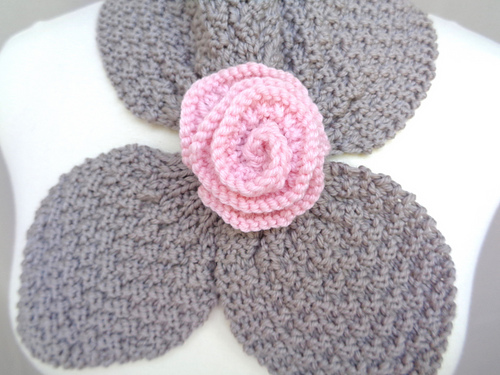 Ravelry: Rose Ascot Scarf pattern by Emily Johannes